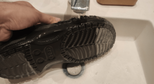 Can you put Crocs in a washing machine? [We tested it!]